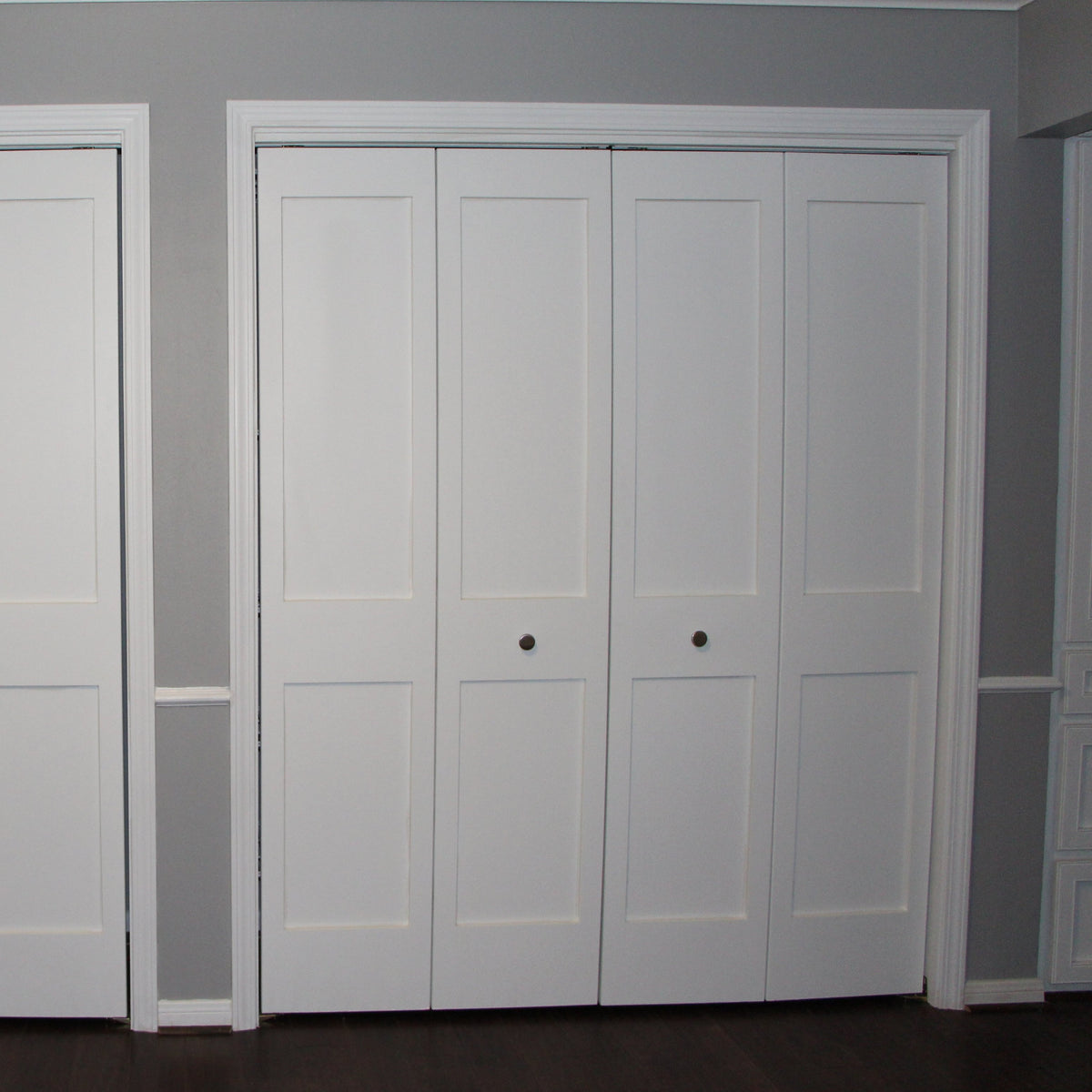 2 Panel Shaker Style Bifold Door (Primed) – Door to Door Co